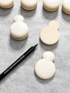 Snowman Macarons - The Tipsy Macaron